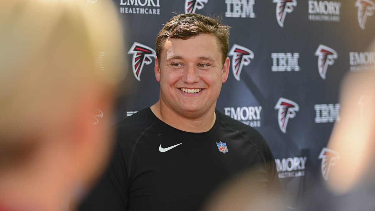 Chris Lindstrom on becoming a leader ahead of AT&T Training Camp ...