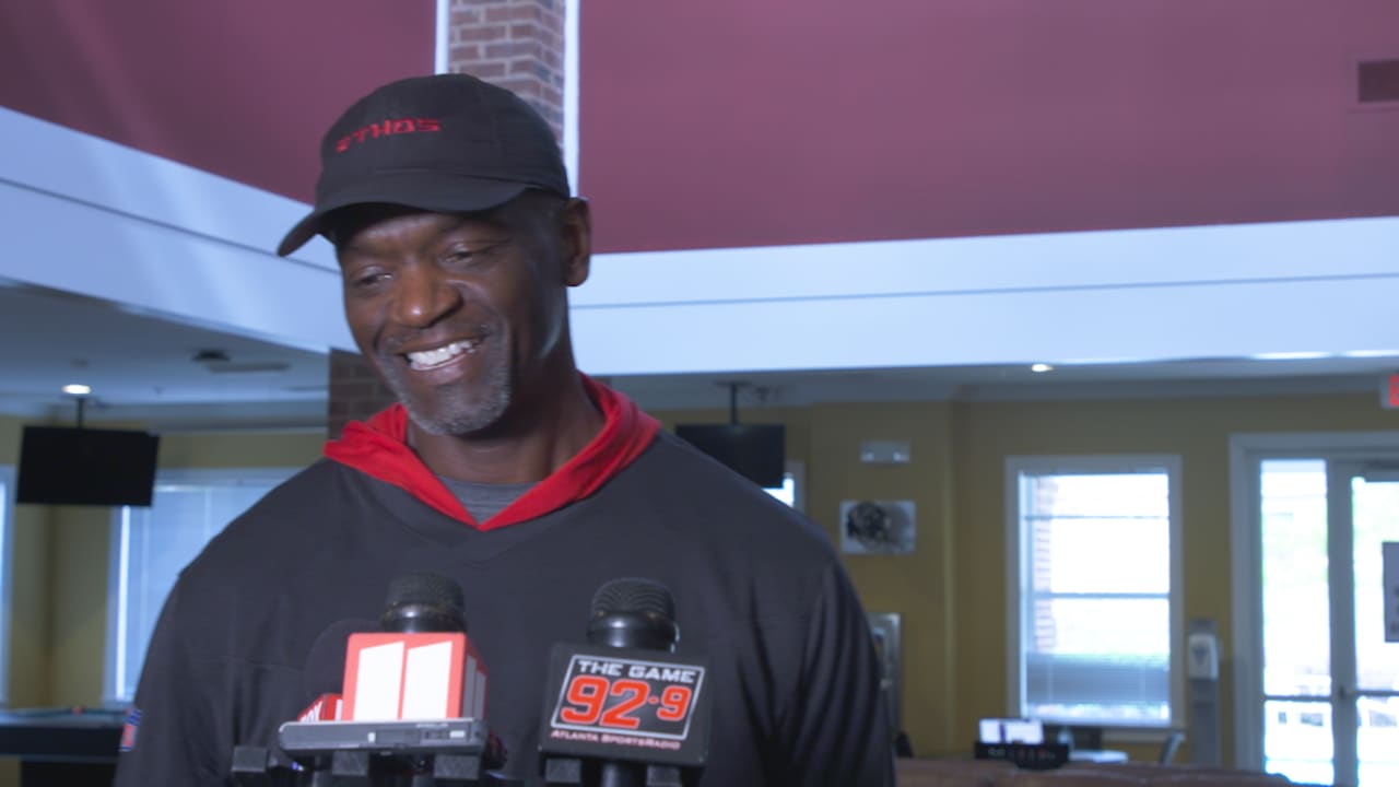 Frank Bush speaks on 'linebacker production' | Press Conference