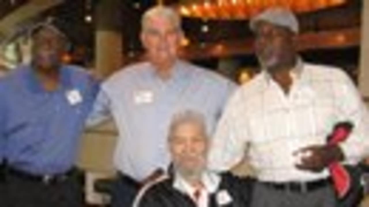 Former Falcon John Small Dies at 66