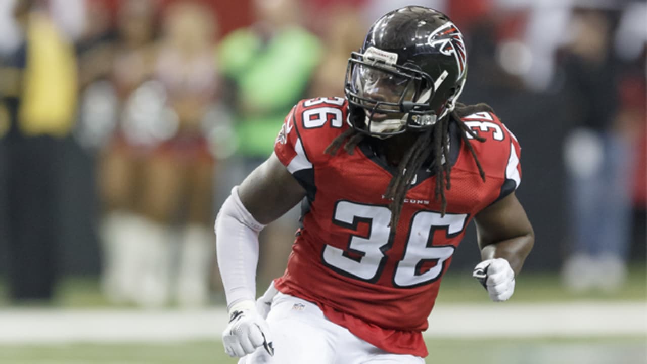 Re-Signing Ishmael Gives Defense More Punch, Versatility