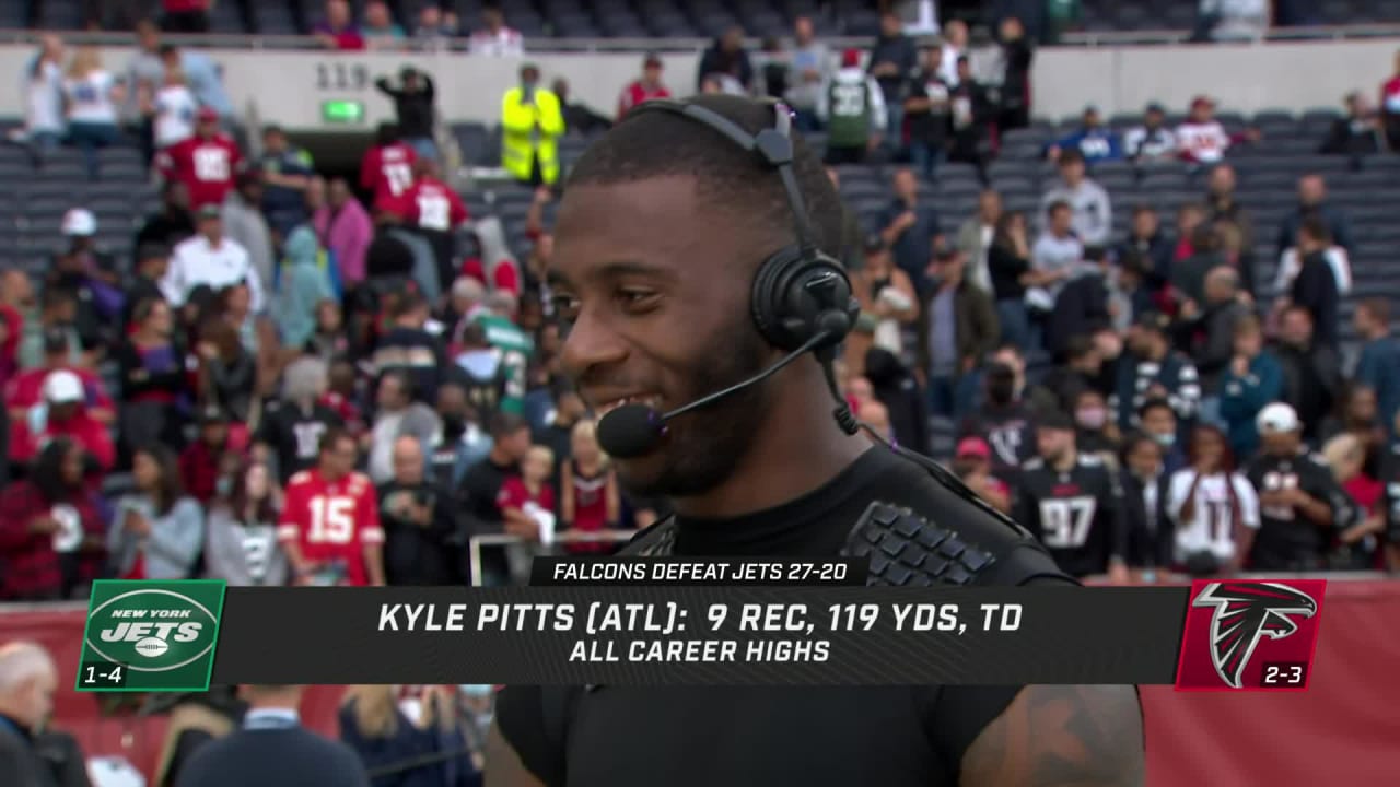 Kyle Pitts reacts to his first NFL career touchdown