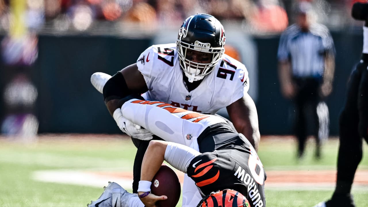 Grady Jarrett gets to Joe Burrow for a BIG sack