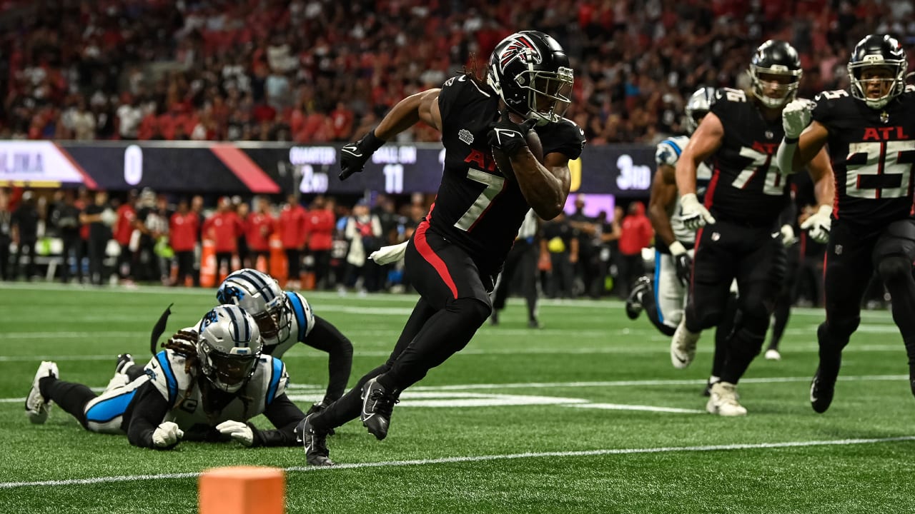 Running Back Bijan Robinson scores first NFL touchdown