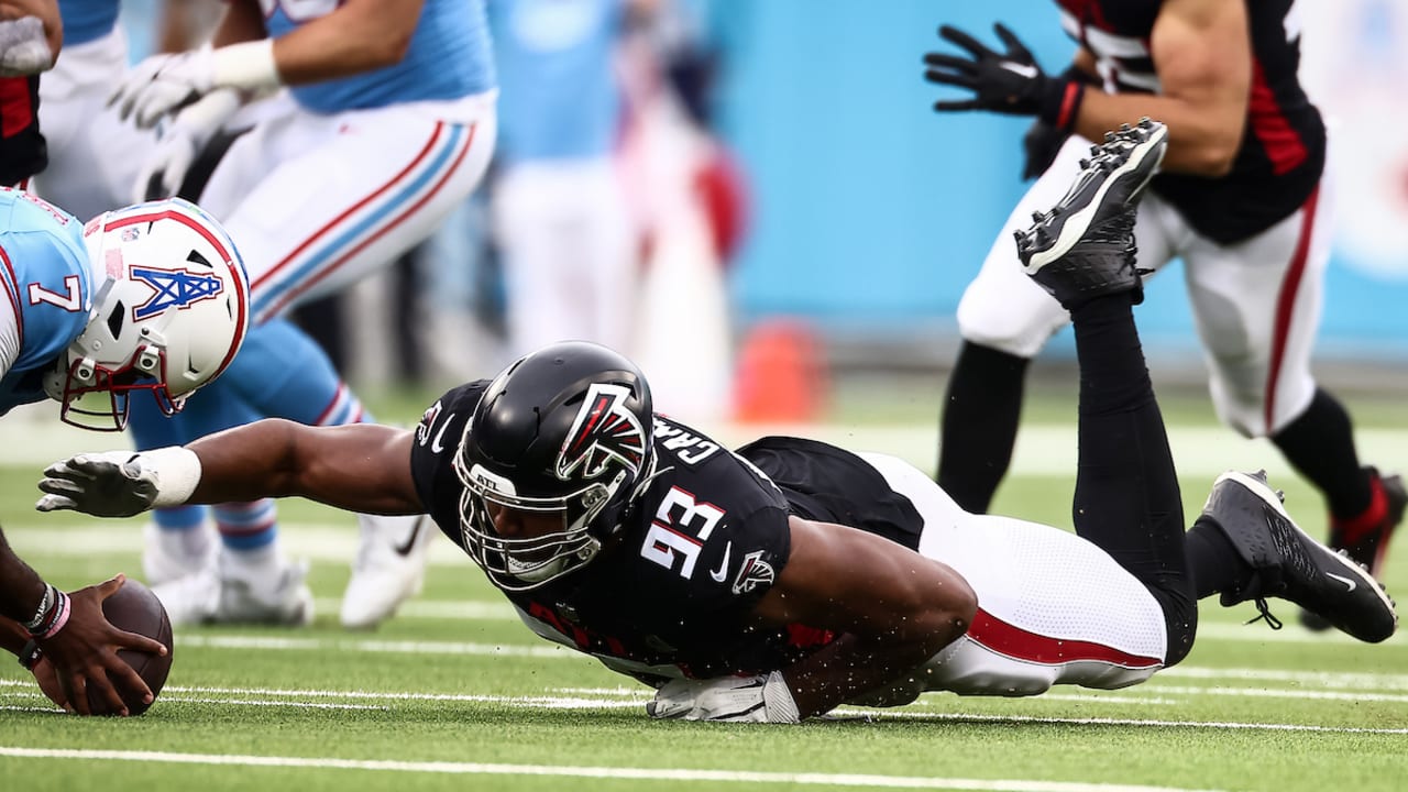 Calais Campbell recovers Titans bad snap setting up Falcons inside 40 ...