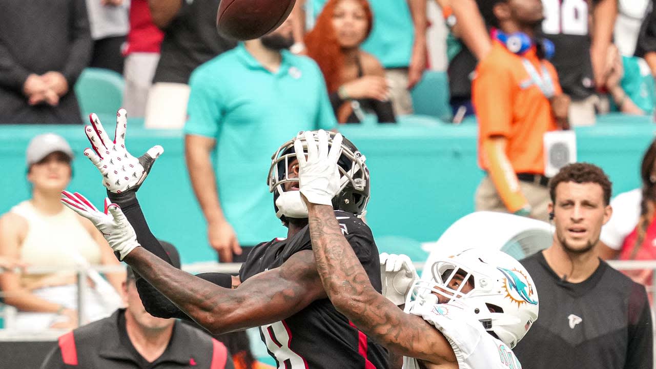 Highlight: Kyle Pitts with a spectacular catch for a 28-yard gain