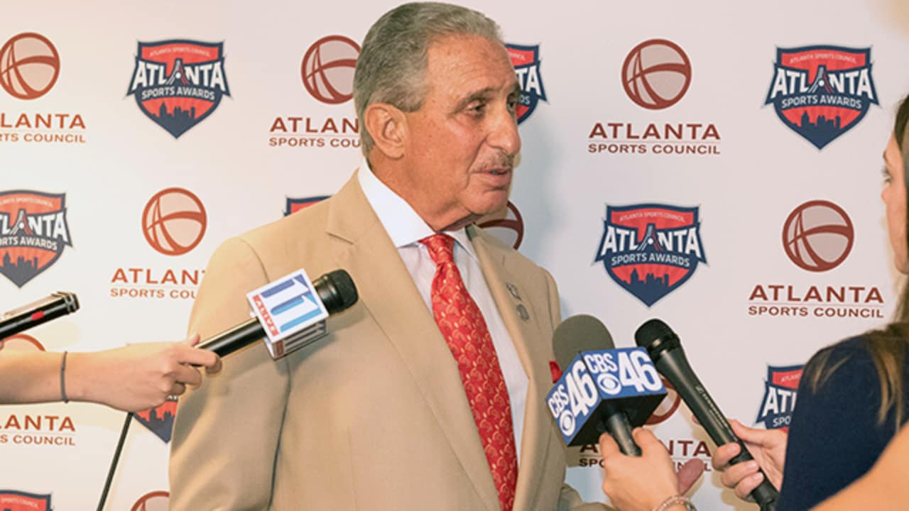 Falcons owner Arthur Blank receives Lifetime Achievement Award