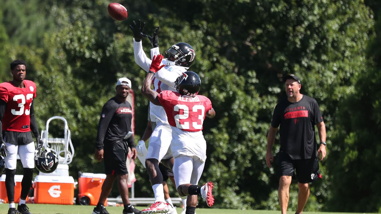 Offense vs Defense one on one