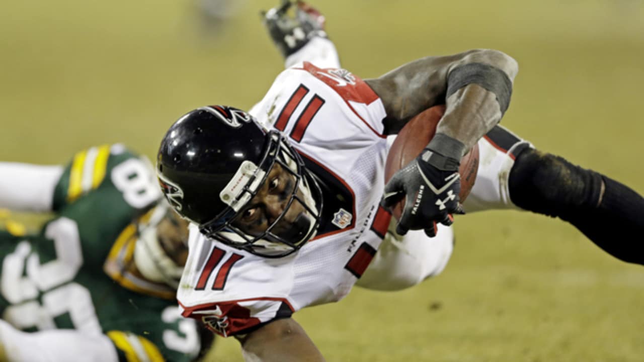 Jones Suffers Hip Injury in Fourth Quarter vs GB