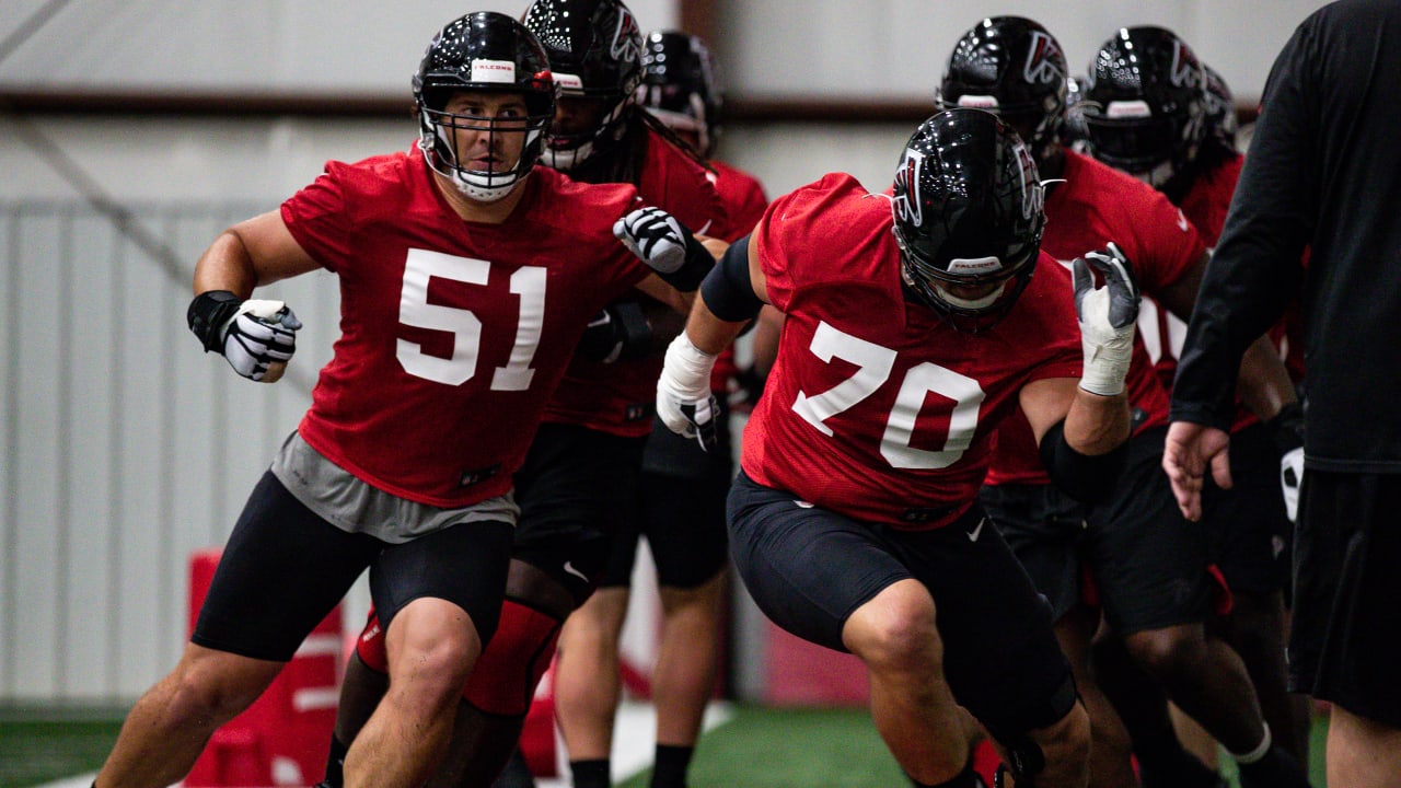 Alex Mack leads offensive line | Falcons at Work