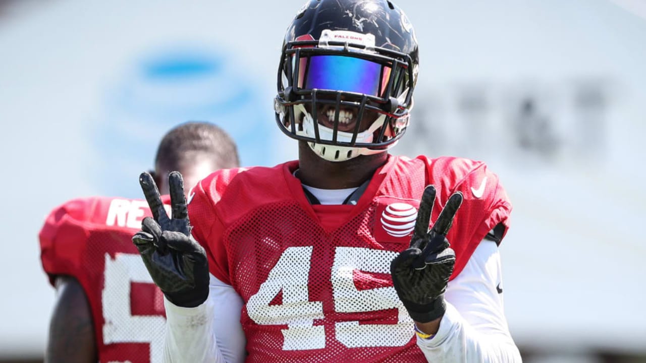 Mic'd Up: Deion Jones Got Jokes