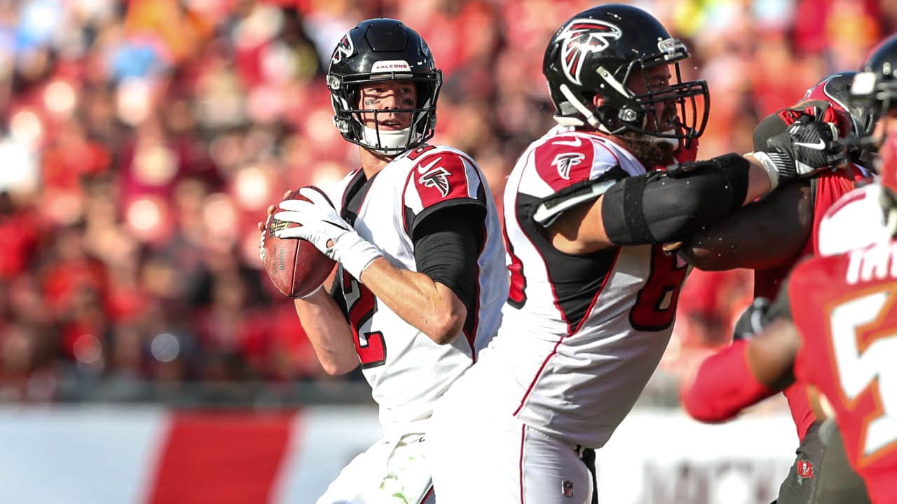 Matt Ryan make a big throw to Julio Jones for a 37-yard gain