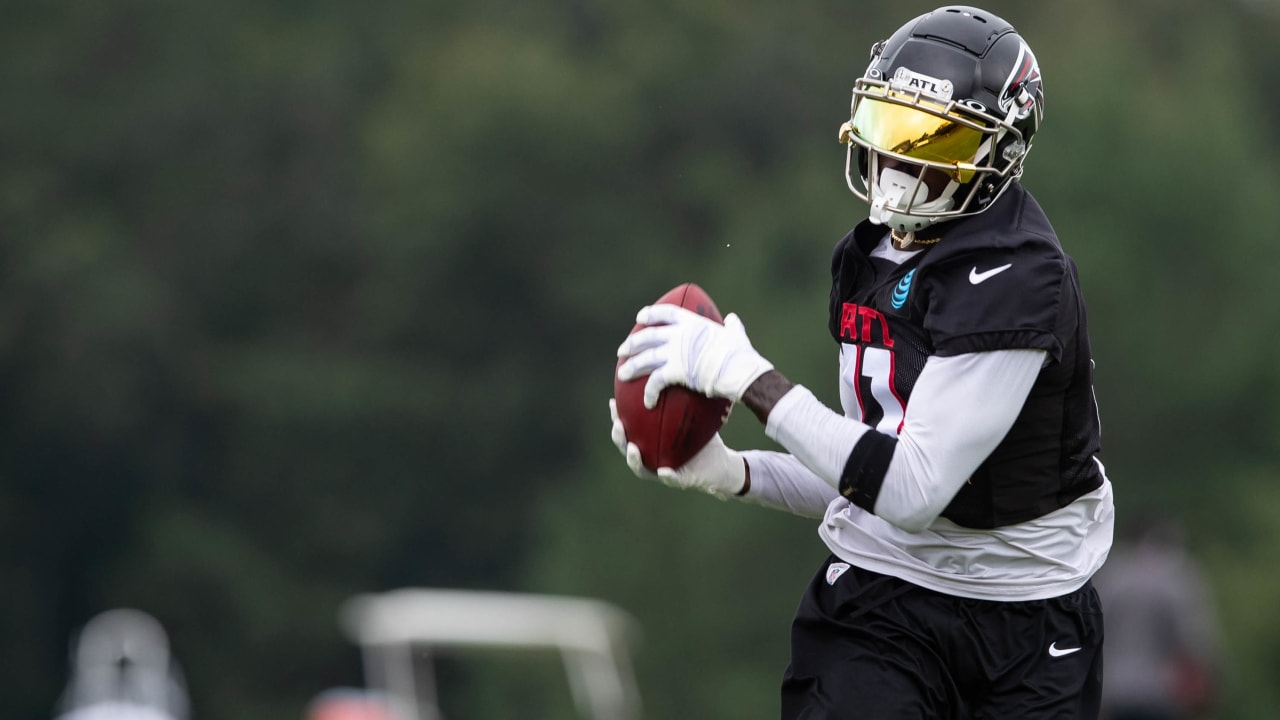 Wide receivers in action | Best images from Day 9