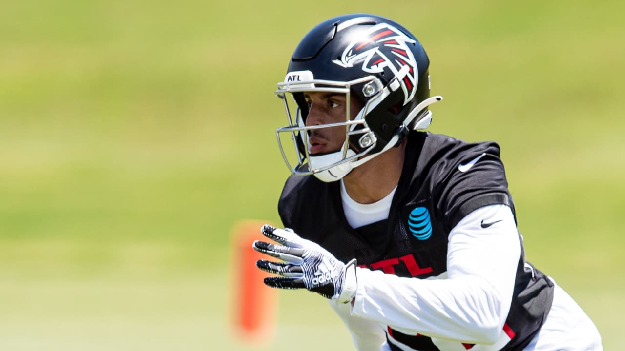 Analysis: What Isaiah Oliver's move to IR means for the Falcons defense