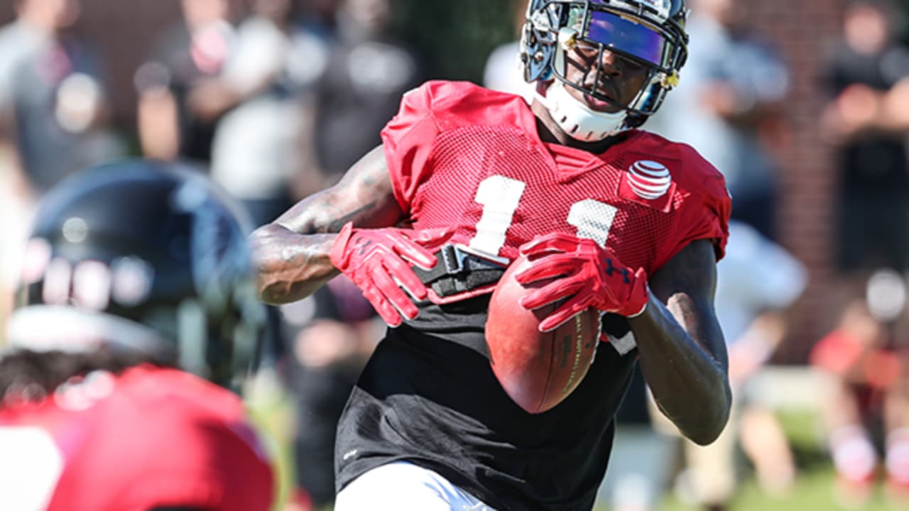 Julio Jones participates in 11-on-11 drills for the first time during ...