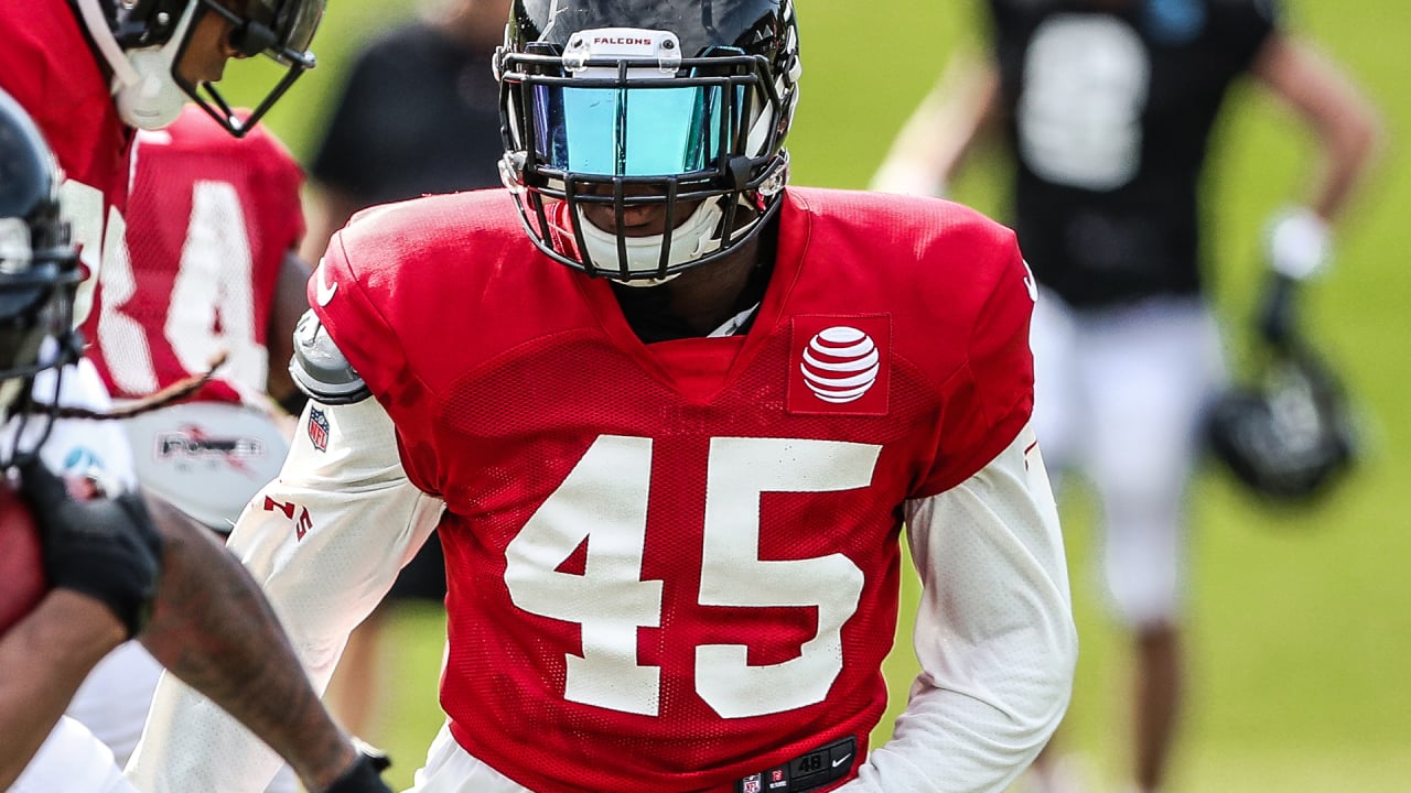 LB Deion Jones has a stare down with the camera at practice