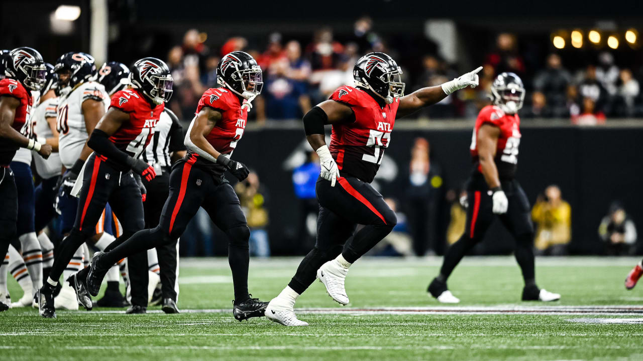Grady Jarrett rushes up middle to sack Justin Fields, end Bears drive