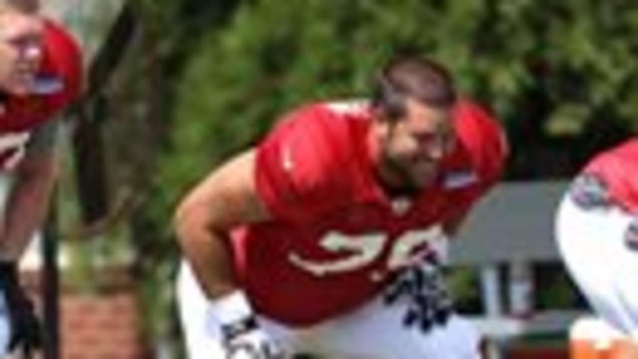 Versatility Helps Mike Johnson On The Offensive Line