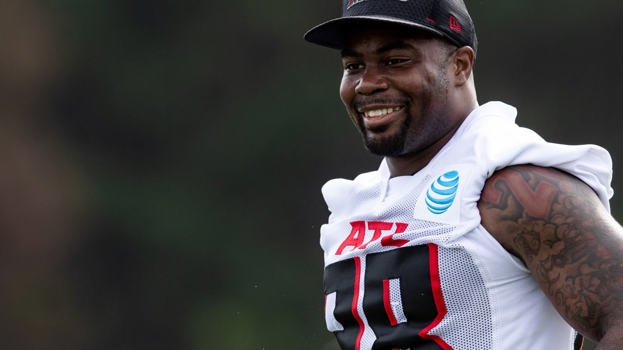 Falcons training camp preview: Mike Davis must keep chains, run game moving