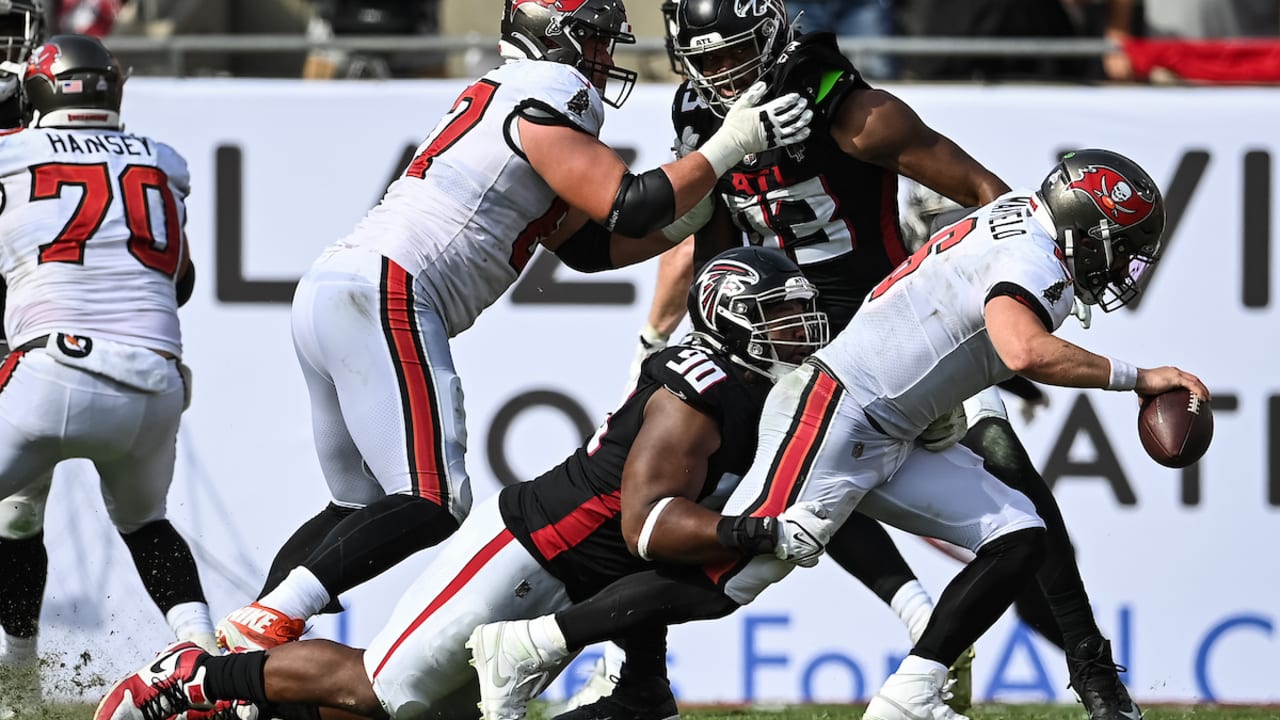 David Onyemata comes up with clutch third down sack vs. Baker Mayfield