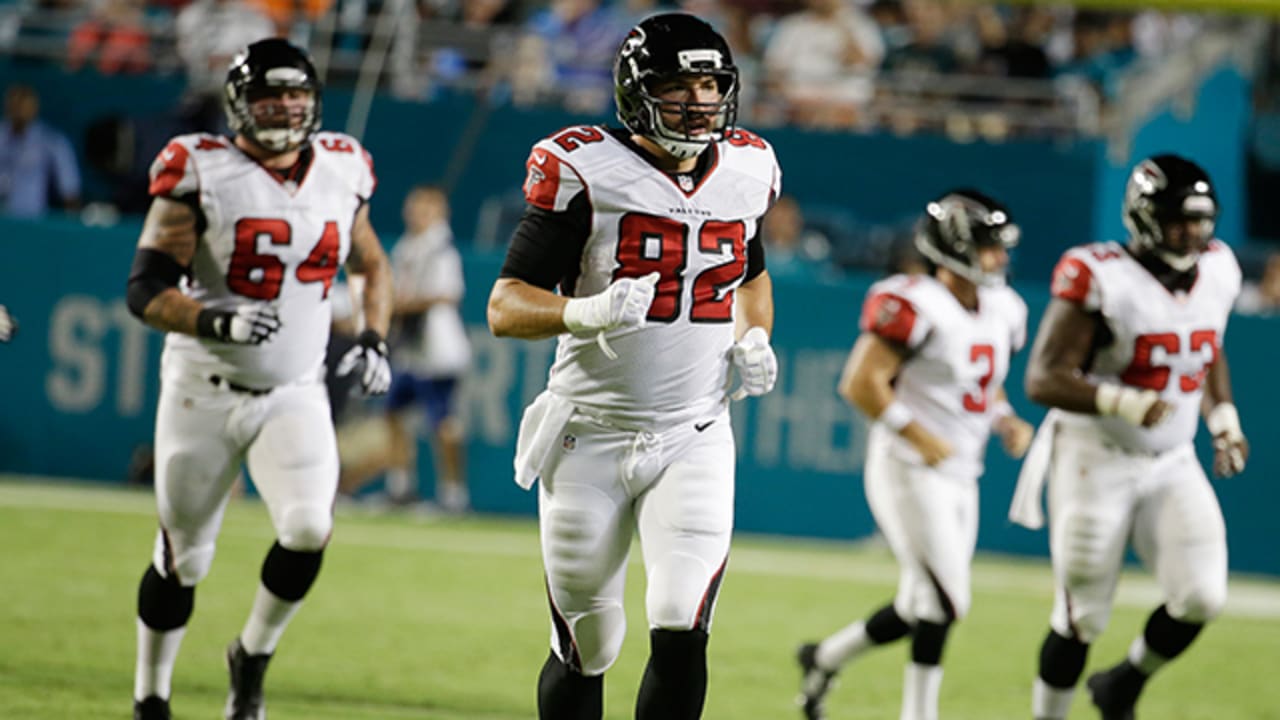 Falcons Sign TE Shuler, Release T Polumbus