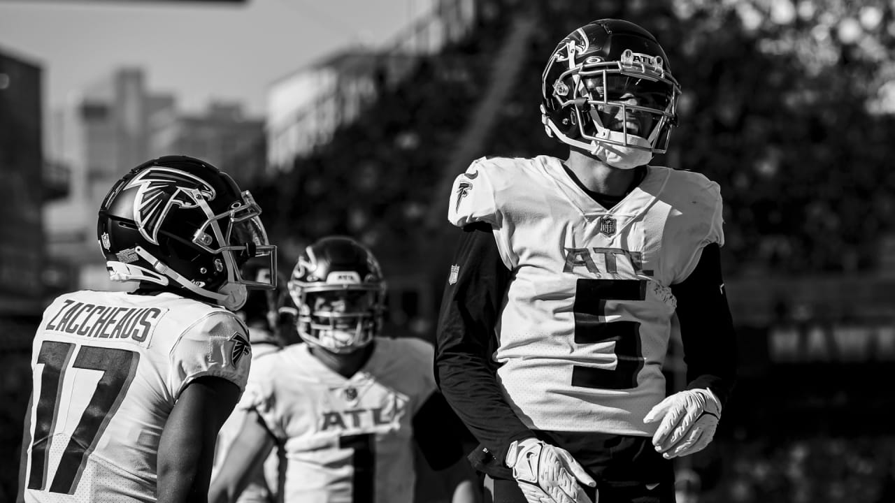 Monochrome Monday | Falcons vs Seahawks