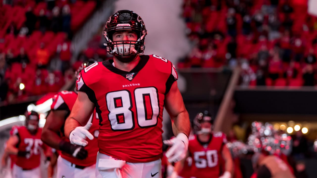 Falcons sign Luke Stocker, make additional move