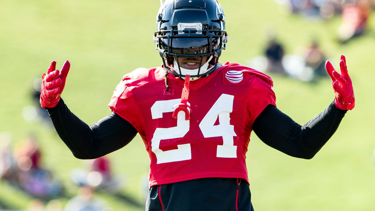 Devonta Freeman takes off on Day 4 | Best shots from practice