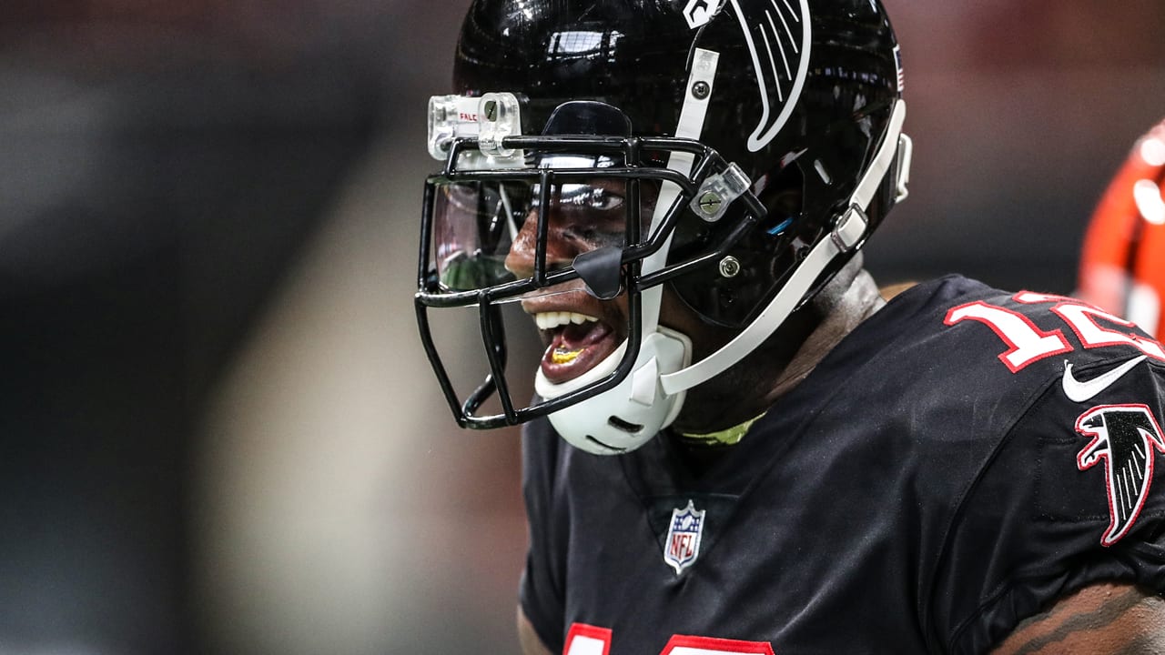 Ryan lofts picturesque 36-yard pass to Sanu