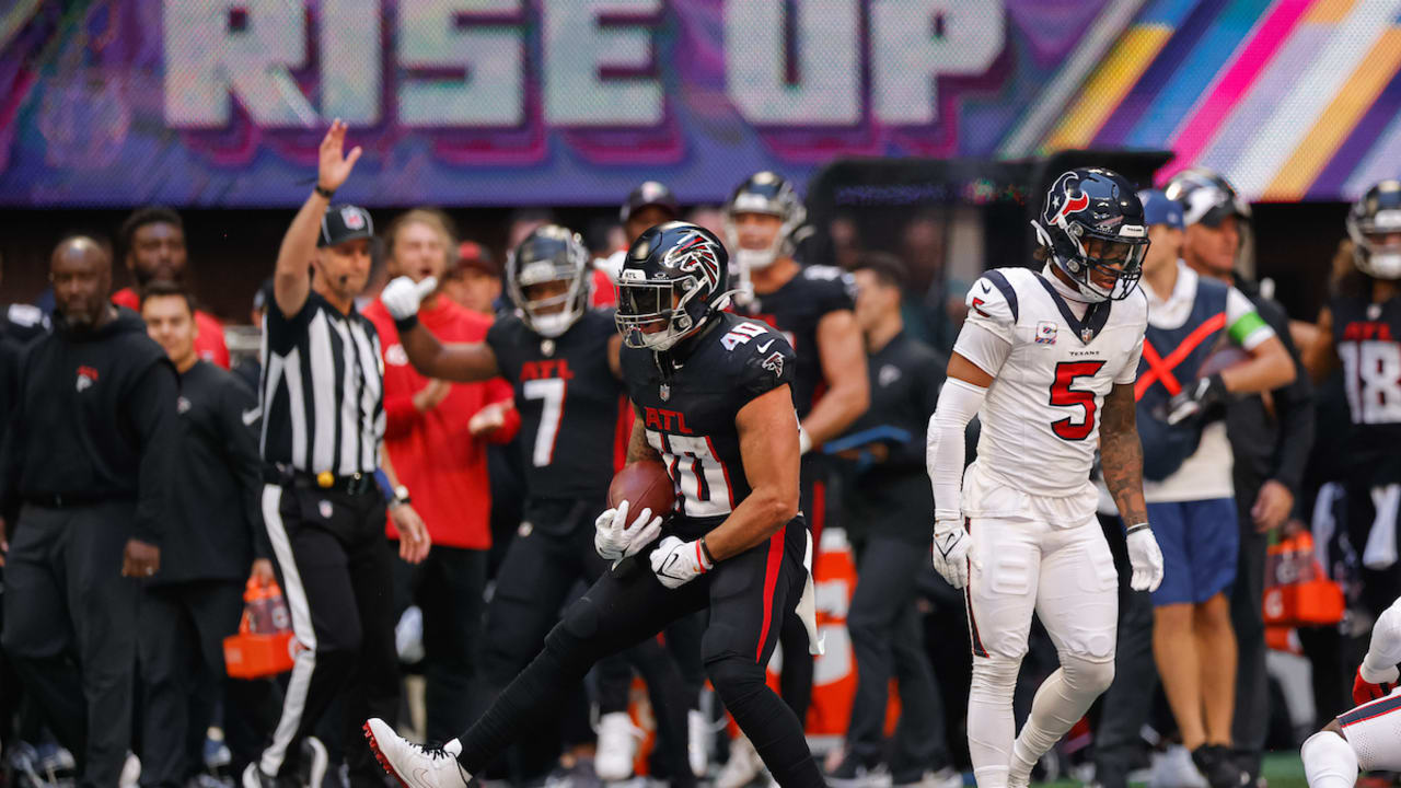 Ridder unloads 28-yard pass to fullback Keith Smith