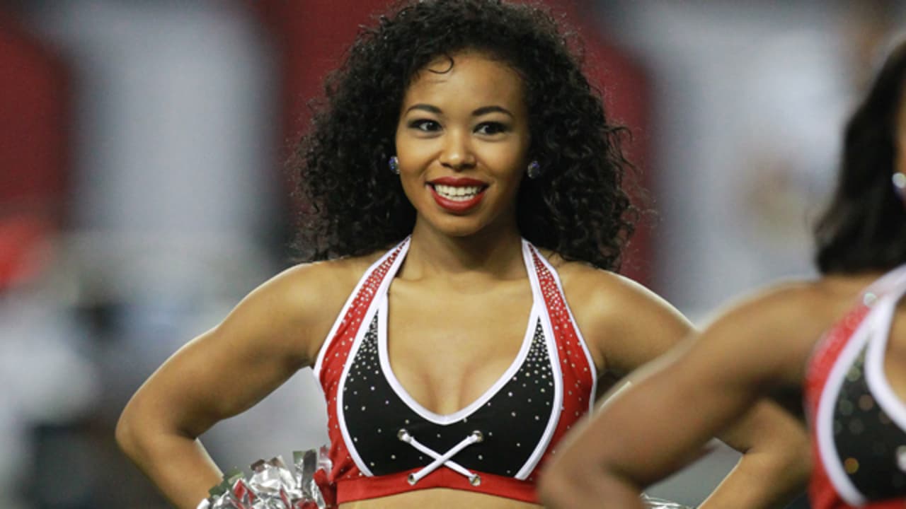 Cheerleaders Make JEZEBEL’s ‘Most Beautiful’ List