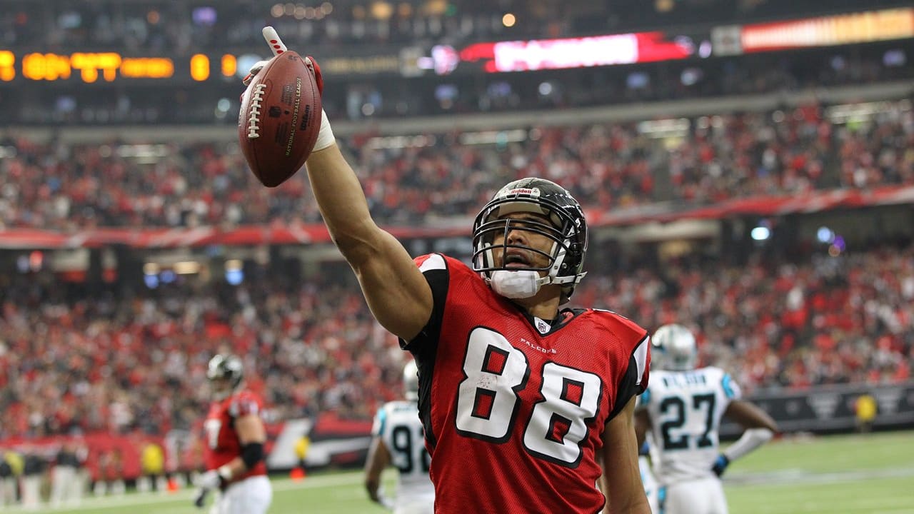 Tony Gonzalez Returns For Another Season