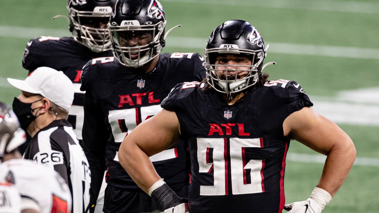 Report: Falcons restructure Tyeler Davison’s contract