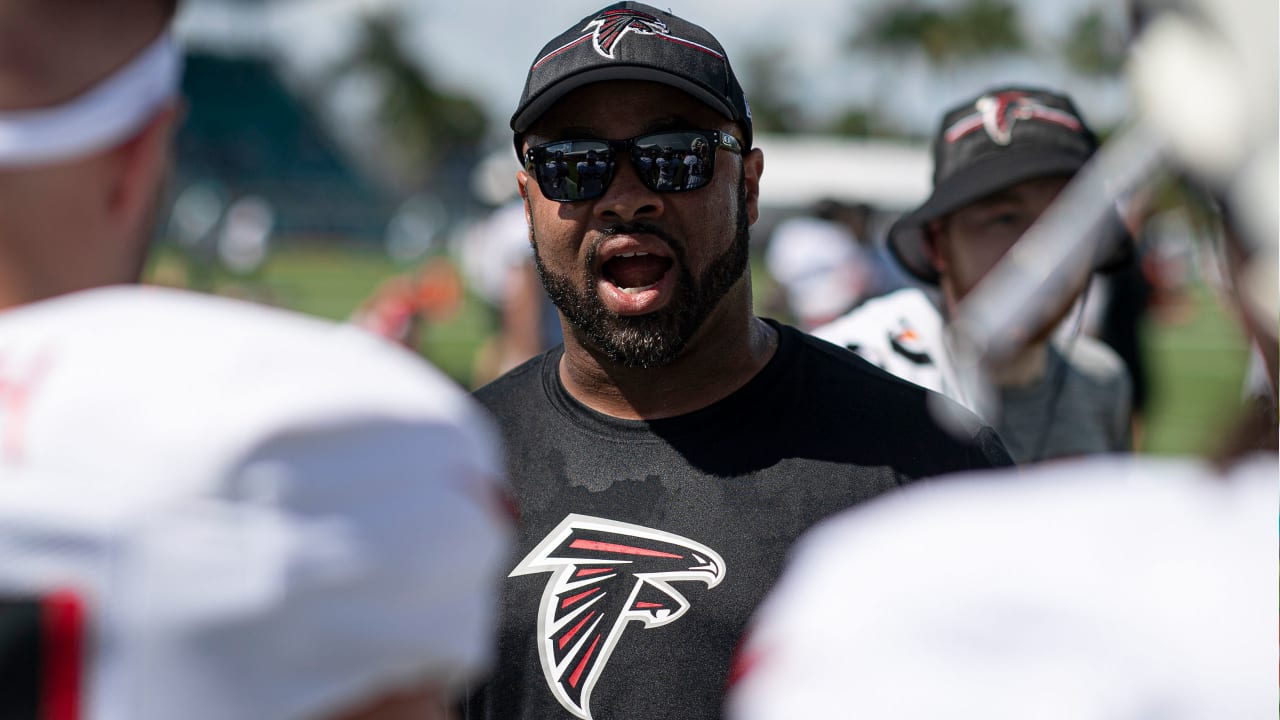 Running backs coach Michael Pitre discusses Bijan Robinson, Tyler ...