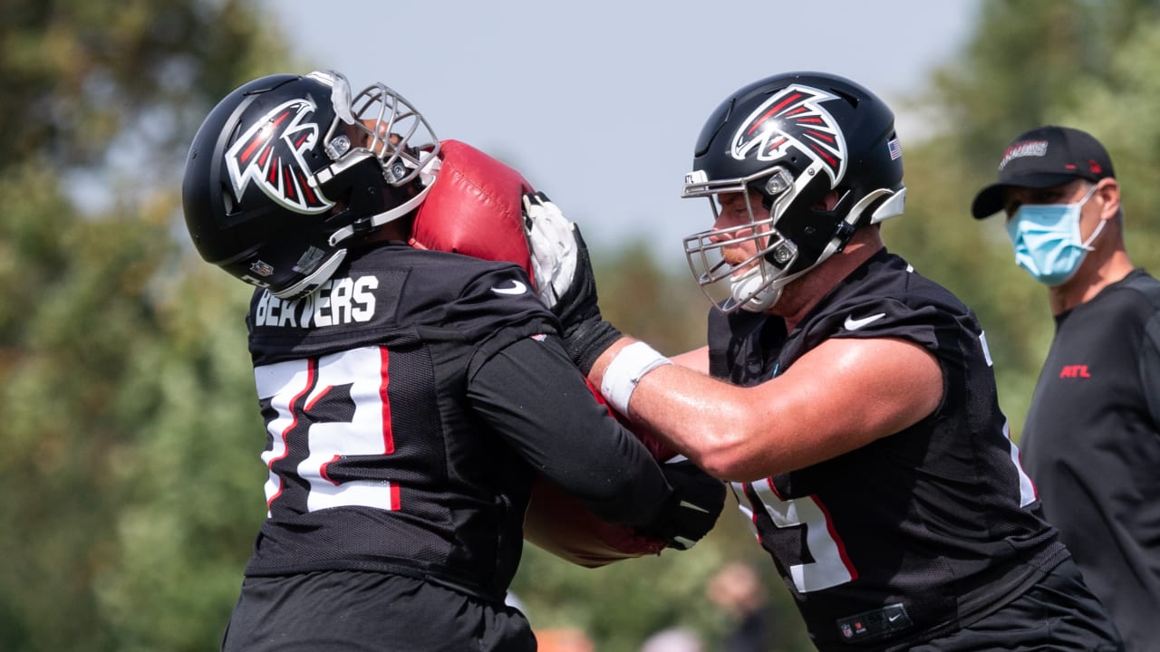 Offensive line prepares for Panthers | Falcons at Work
