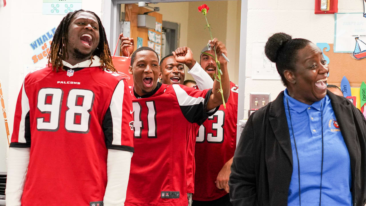 Falcons spend day giving back to the community during Hometown Huddle event