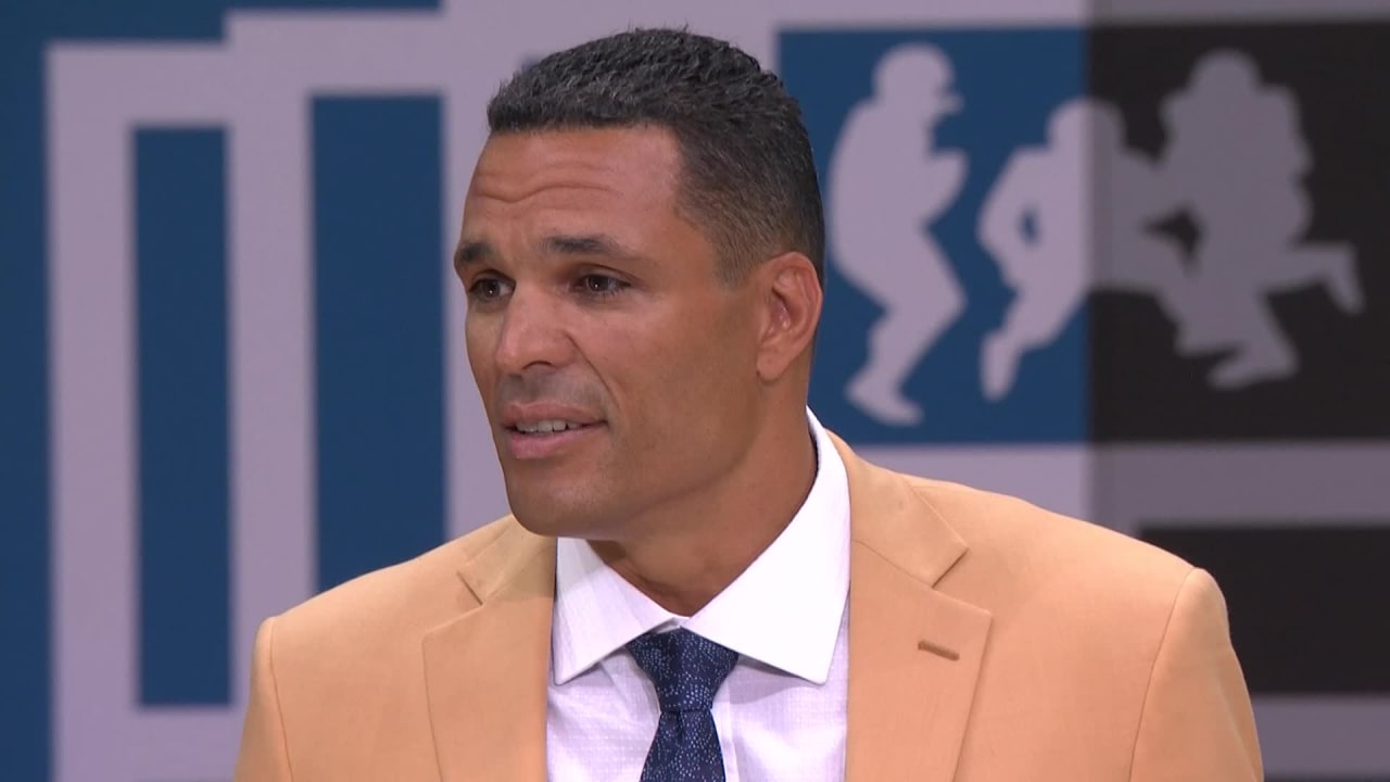 Tony Gonzalez gives special thanks to Matt Ryan, Falcons in HOF speech