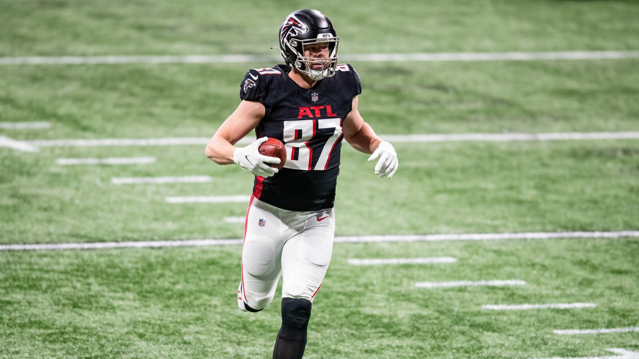 Falcons re-sign Jaeden Graham