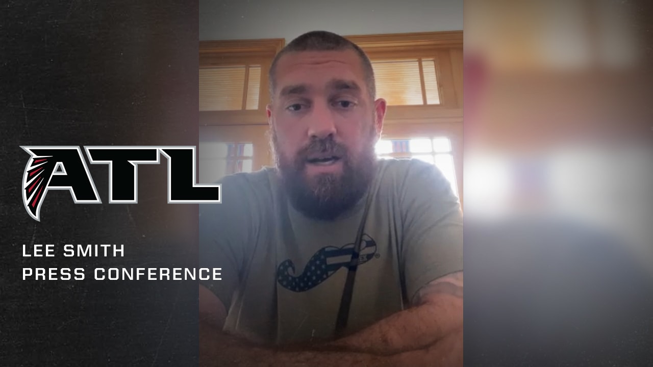 Free agent signing Lee Smith speaks to the media for the first time