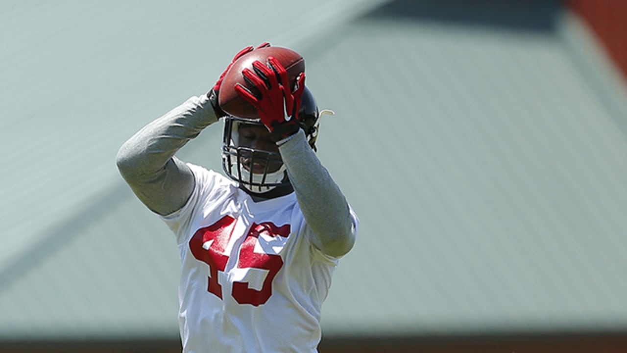 Watch: Falcons linebacker Deion Jones shows off coverage skills with ...
