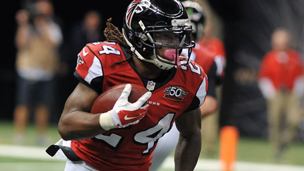 Freeman Provides Unique Leadership to Coleman