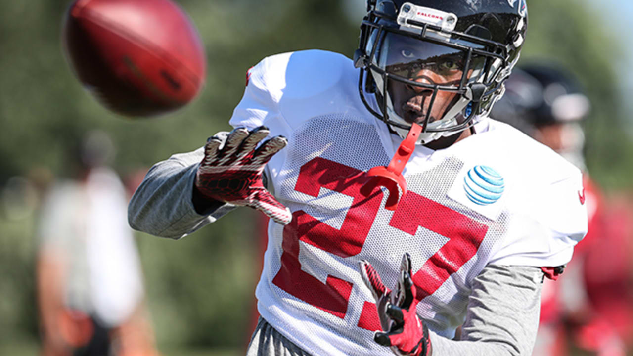 Q&A with Falcons rookie Damontae Kazee, an early training camp surprise