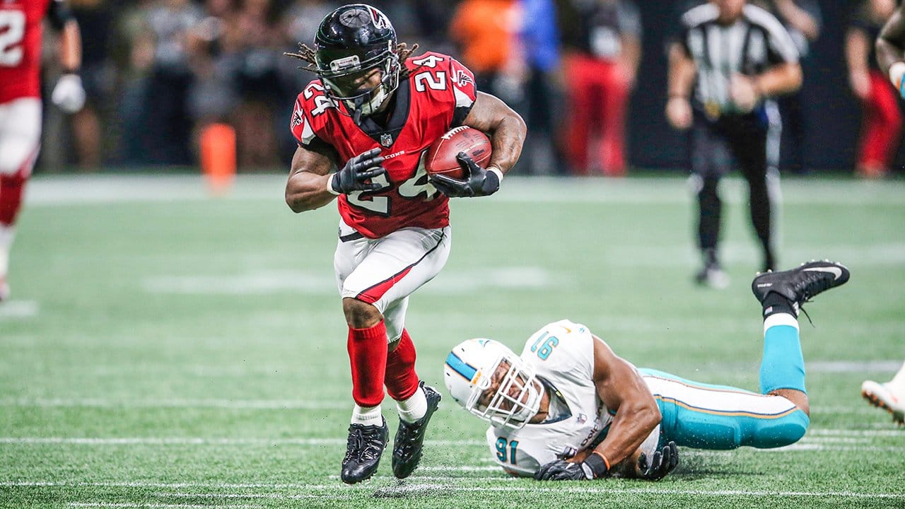 Can't miss play: Freeman bursts for a 44-yard gain