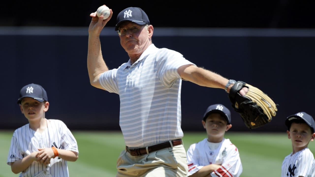 ⚾ Play ball! Giants throw out first pitches