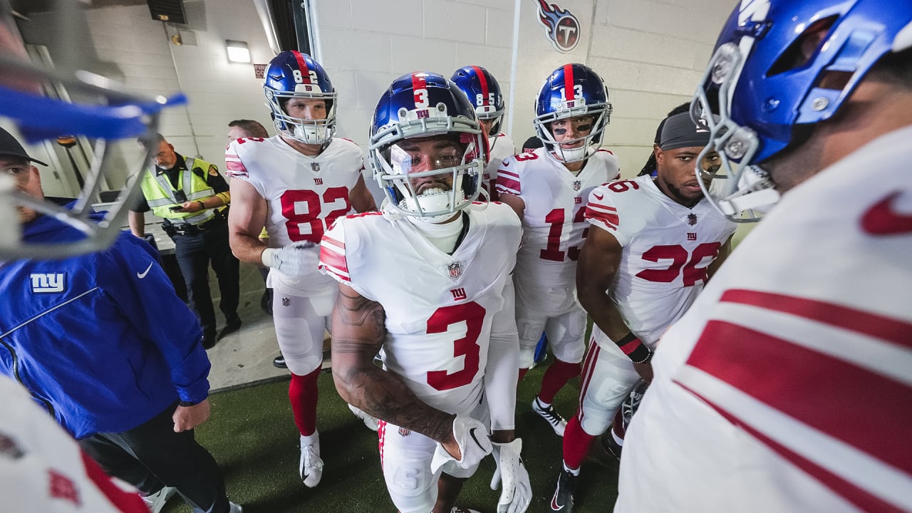 Photos: Giants take the field for season opener