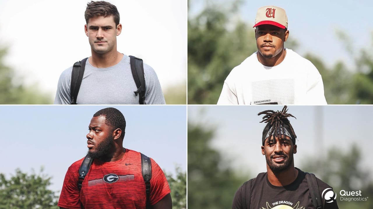 Photos: Giants arrive at training camp
