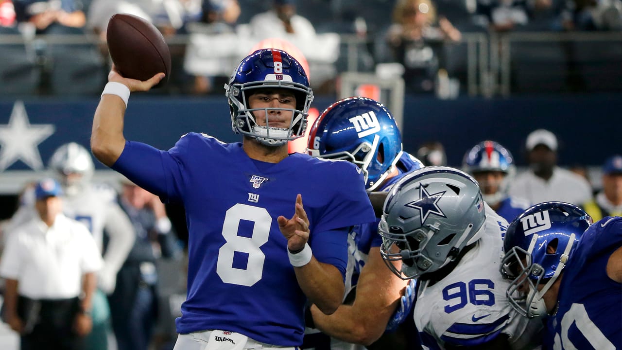 Watch Daniel Jones' first regular-season pass