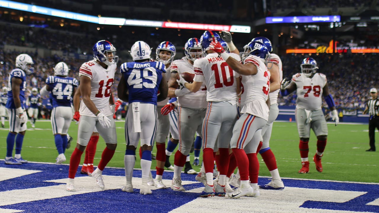 Eli Manning runs it in for goal-line TD