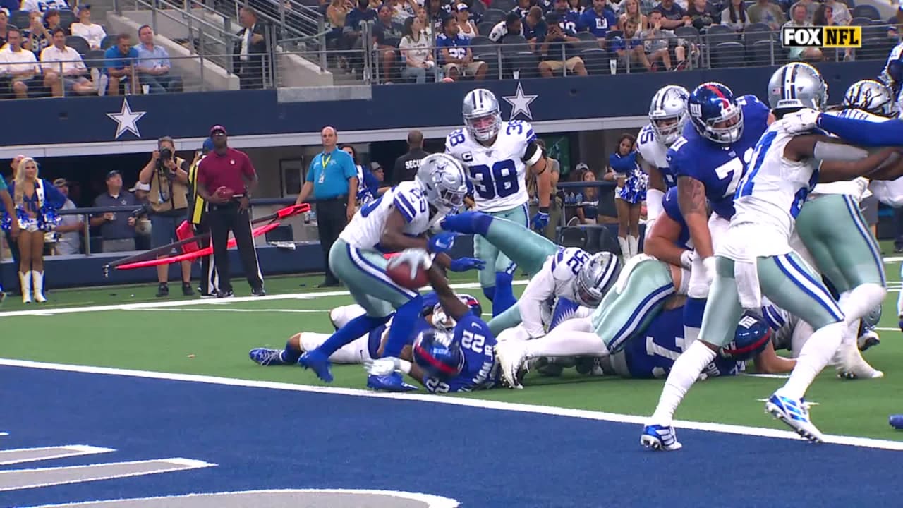 Wayne Gallman makes reaching effort for rushing TD