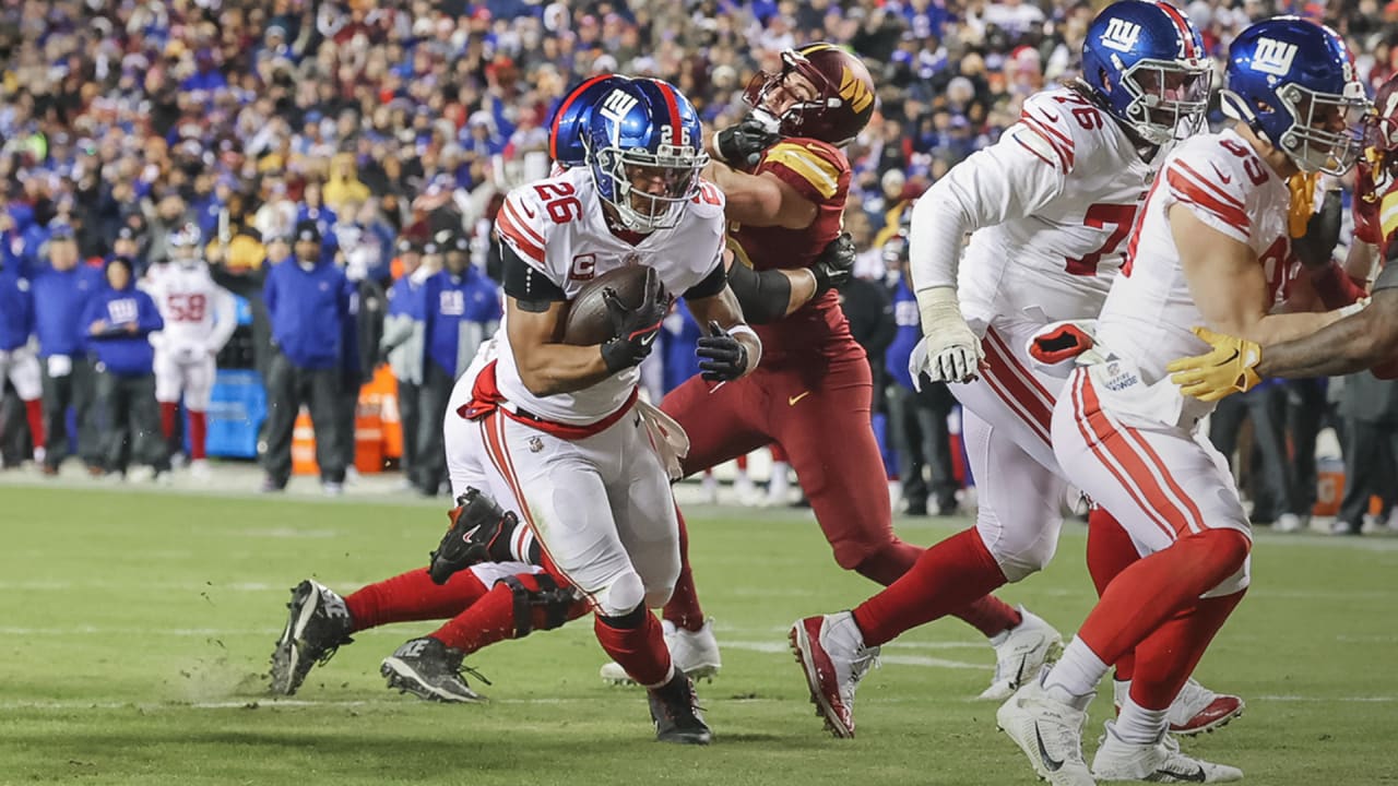 Saquon Barkley punches it in for TD | Giants vs. Commanders Highlights