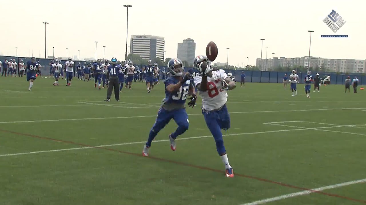 Eli Manning hits Preston Parker for a deep TD